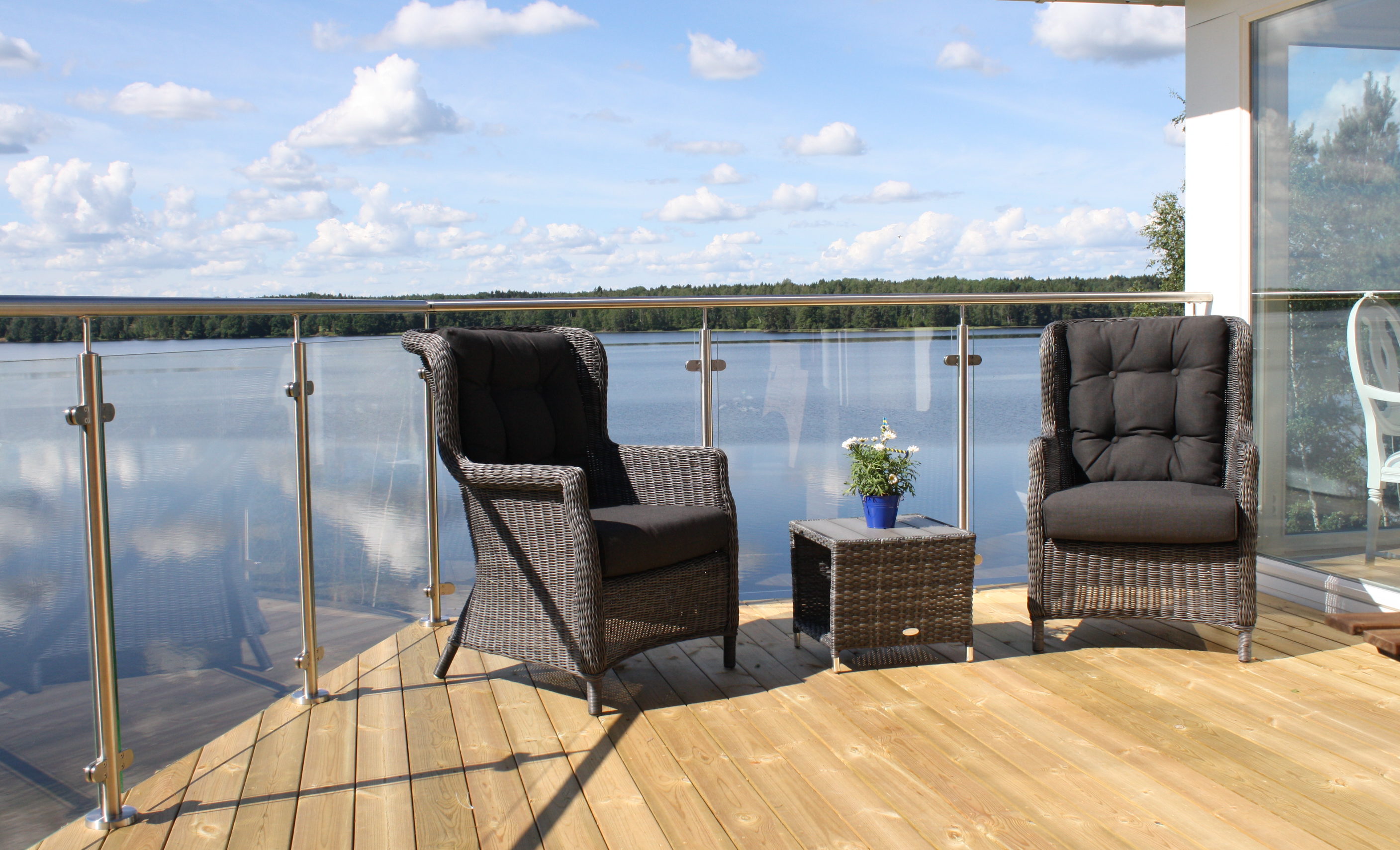 Glassrekkverk i Aluminium, Rustfritt & Glass | Rekkverkbutikken.no